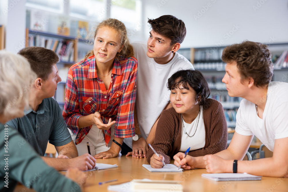 Brainstorming Students