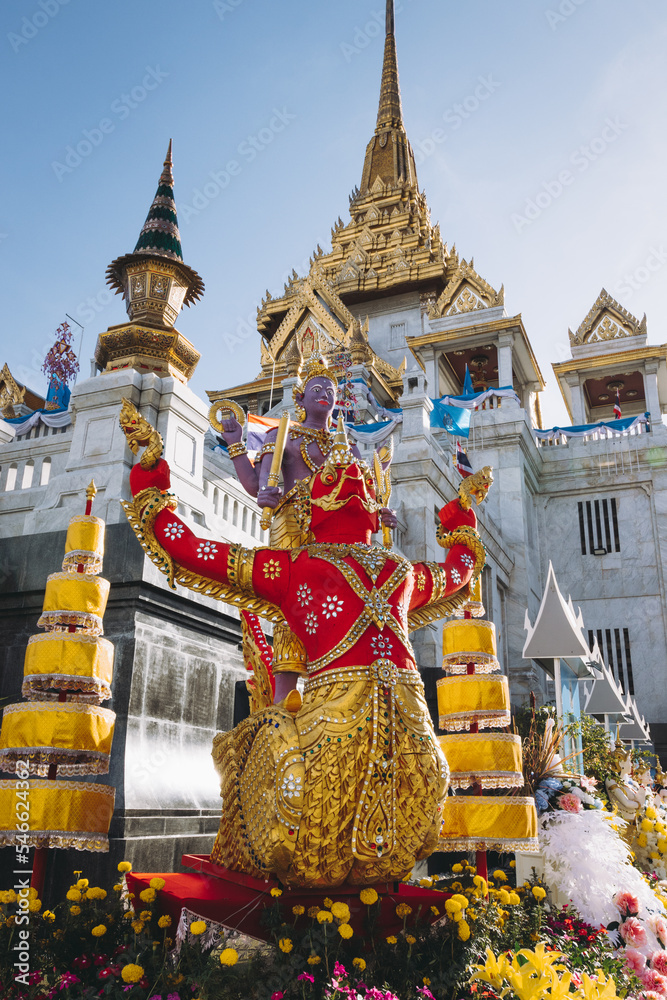 Wat Traimit