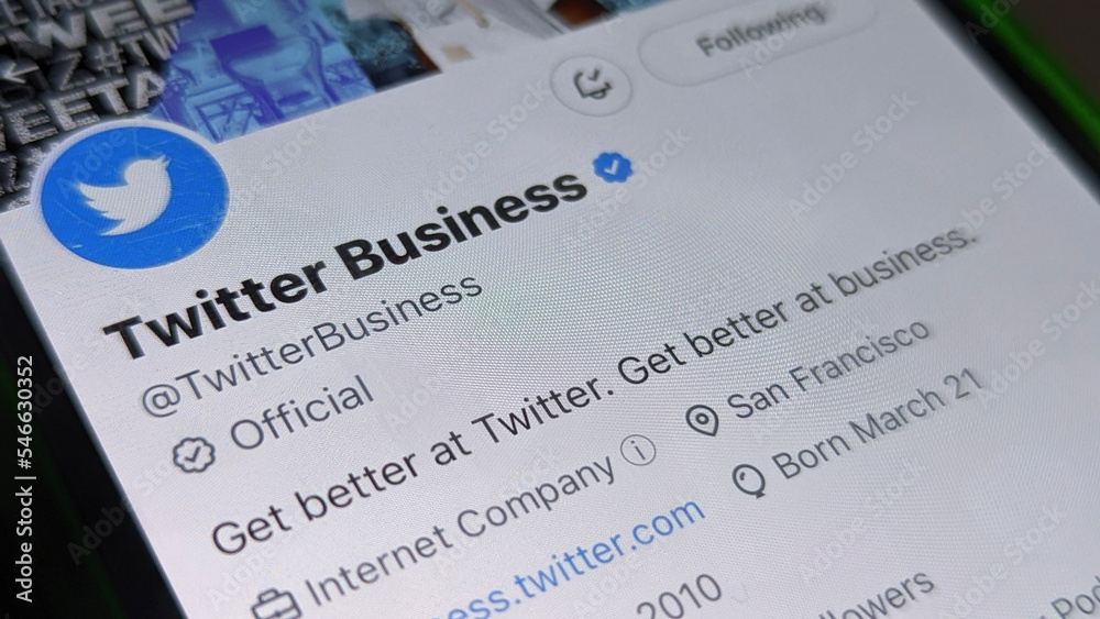 Foto de Double official check mark on Twitter business. Twitter adds ...