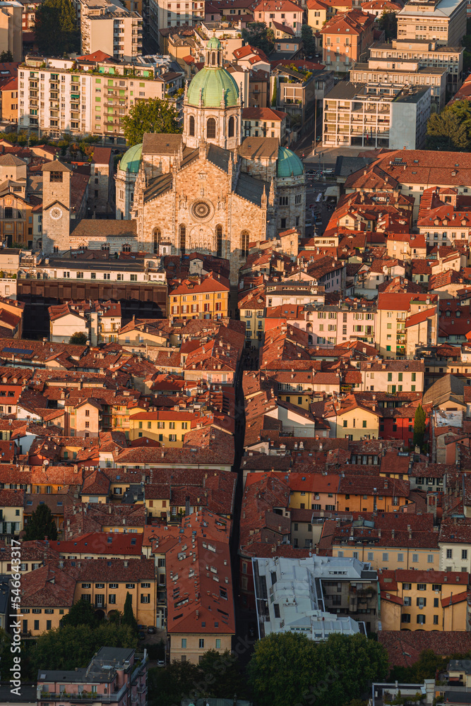 Lake Como and the city of Como, one of the most famous tourist ...