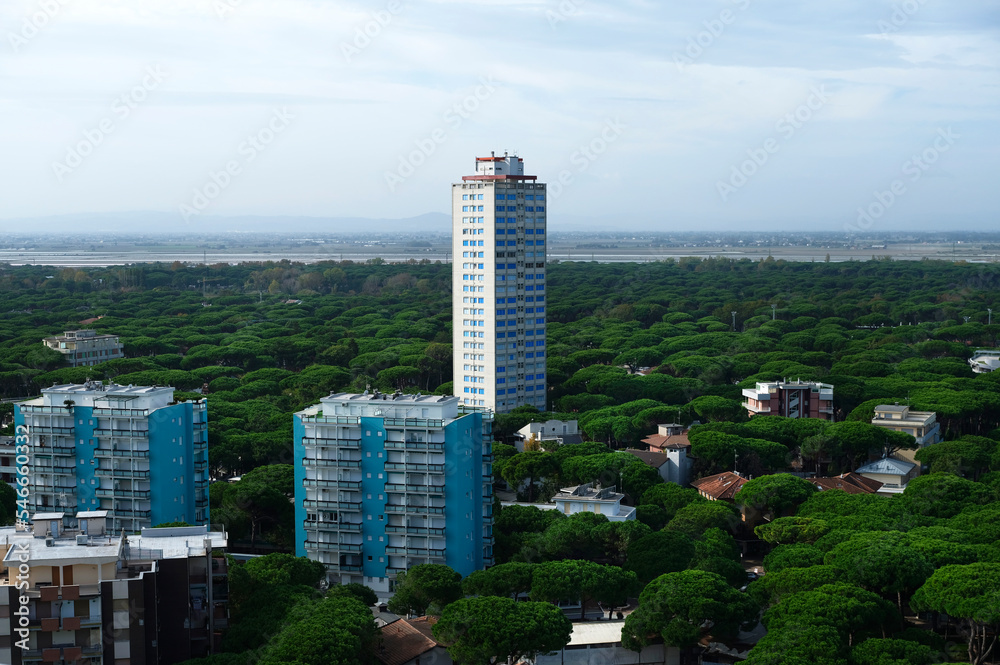 IL GRATTACIELO DI MILANO MARITTIMA, COSTA ROMAGNOLA, ITALIA Stock Photo ...