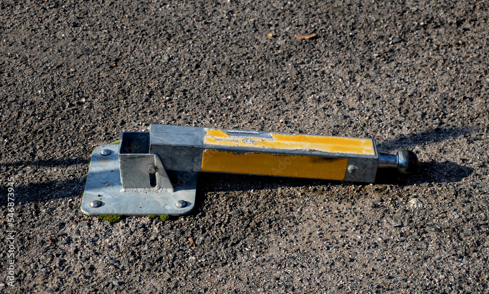 lockable parking lot for trailers behind a car or pickup truck. the end ...