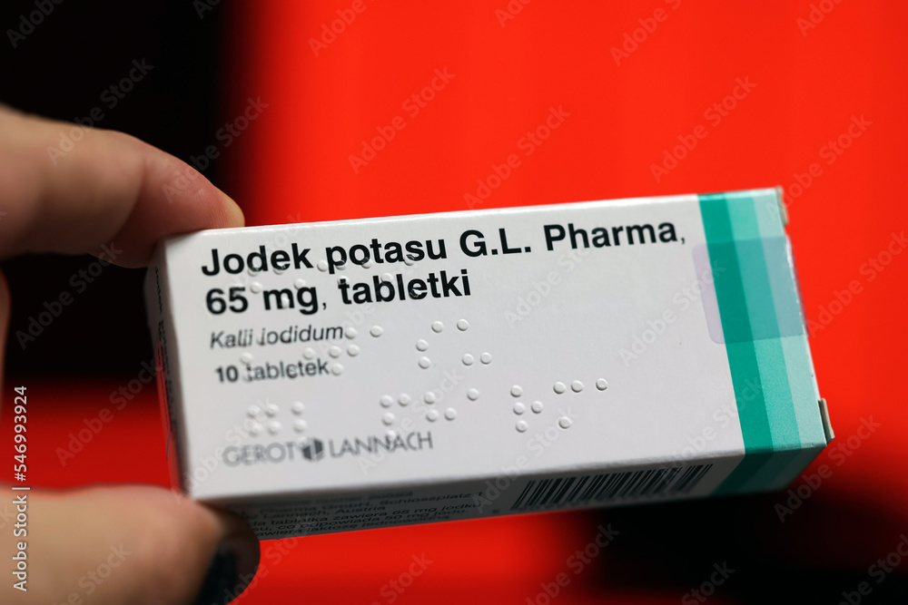 Jodek potasu - tabletki przygotowane do podania osobie napromieniowanej ...