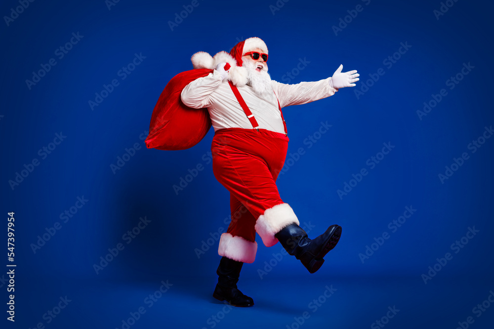 Full length body size view of his he attractive cheerful cheery funny ...