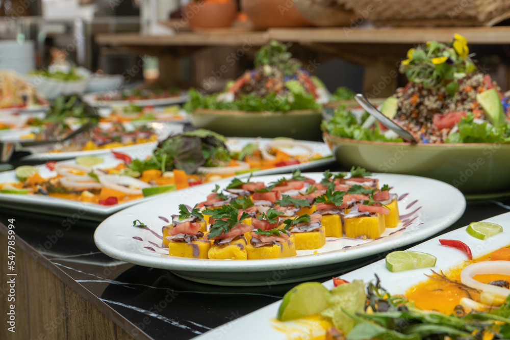 Comida típica del Perú. en la mesa de un restaurante. Stock Photo ...