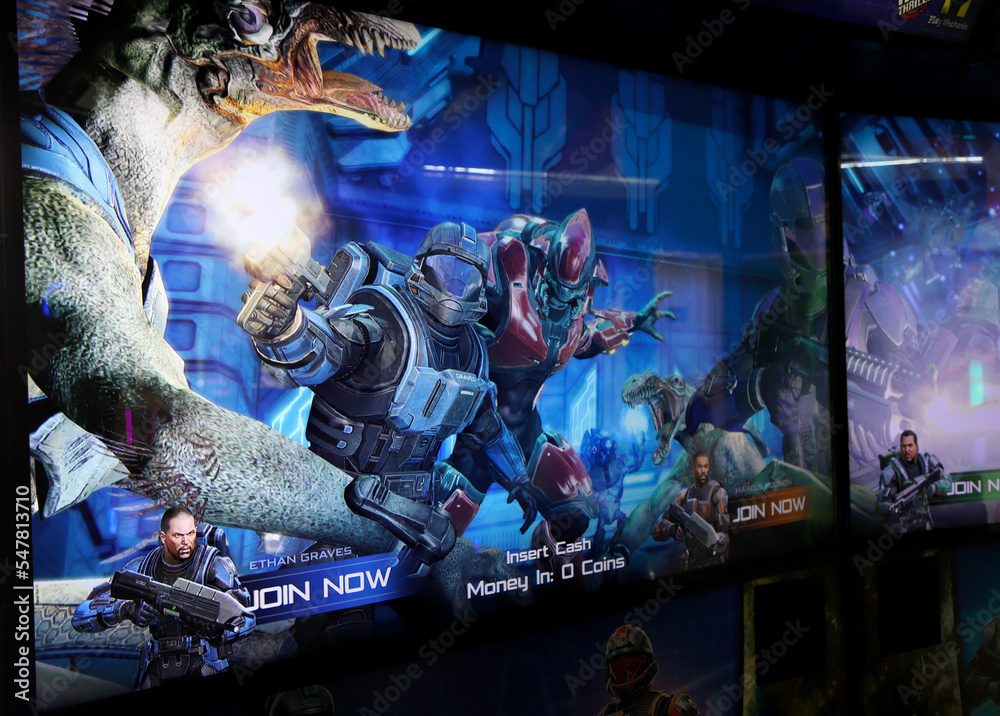 Halo Fireteam Raven arcade cabinet. Arcade game room. Video game park ...