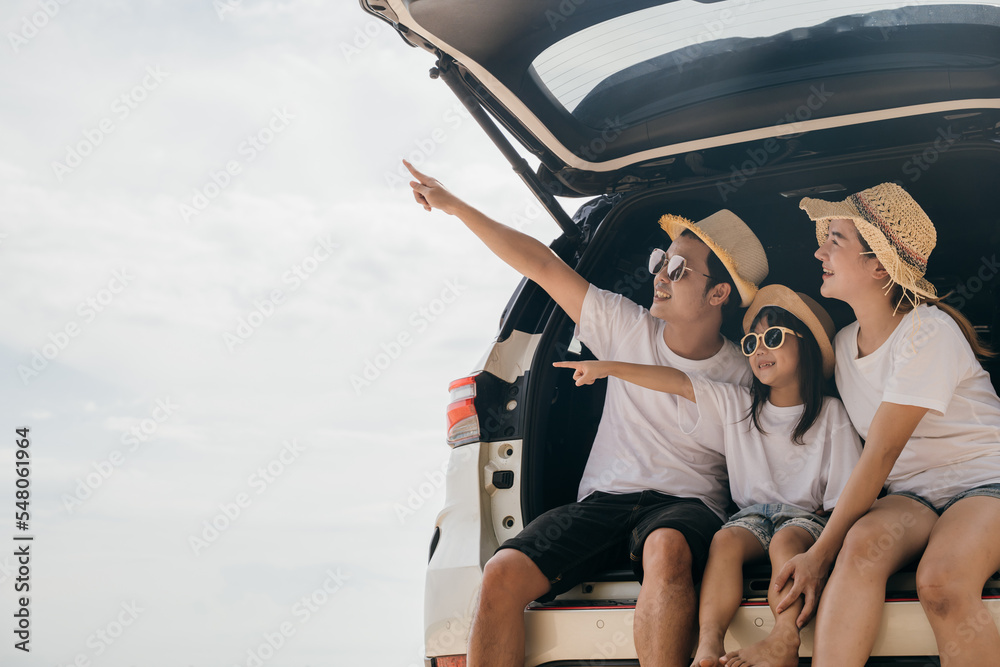 Happy Family Day. Family travel in holiday at sea beach, Dad, mom ...