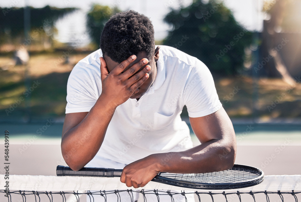 Foto de Loser, tennis and black man fitness, for game and losing with ...