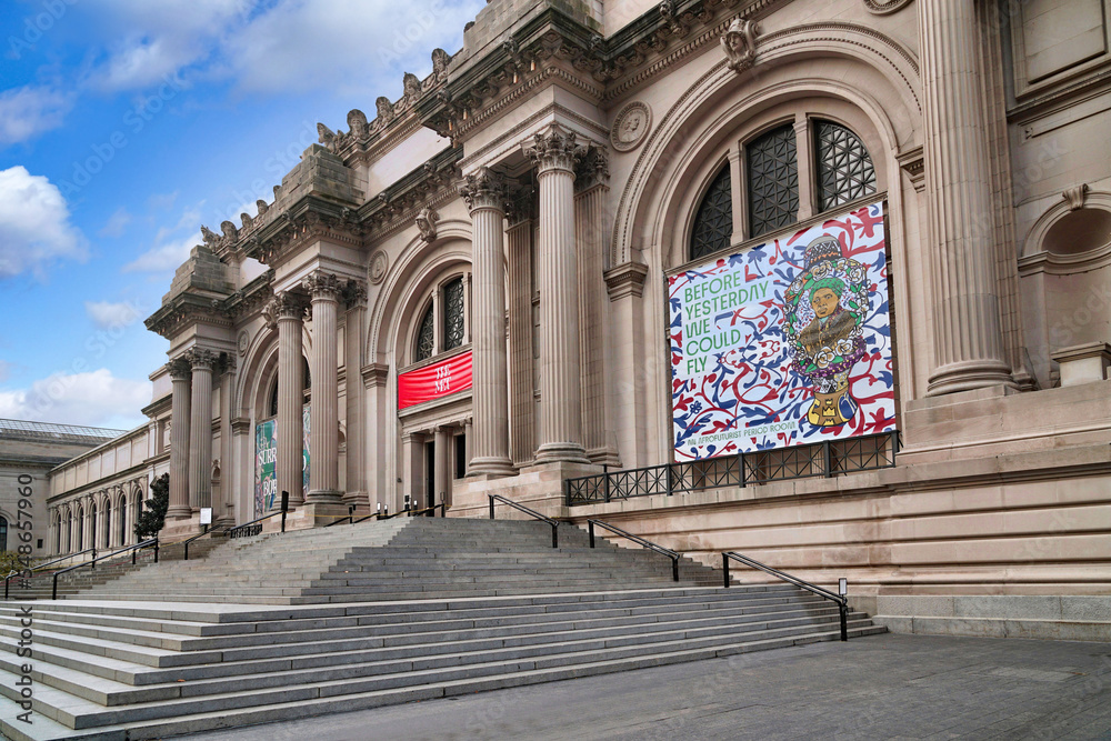 New York City, USA - The front steps on Fifth Avenue at the entrance to ...