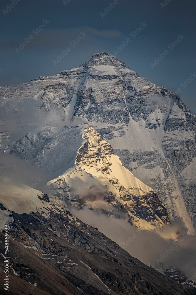 Vertical shot of the Mount Everest in Xigaze Everest National Park ...
