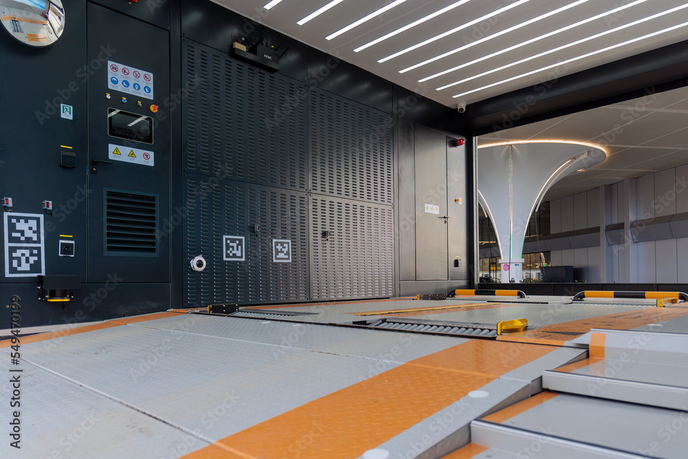 Germany, Zusmarshausen 26.11.2022; a fully automatic battery changing ...