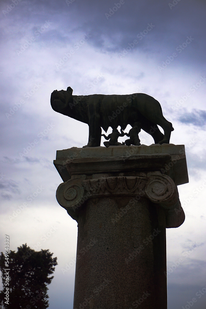 Wolf mother feeds milk to two babies - Romulus and Remus - Capitoline ...