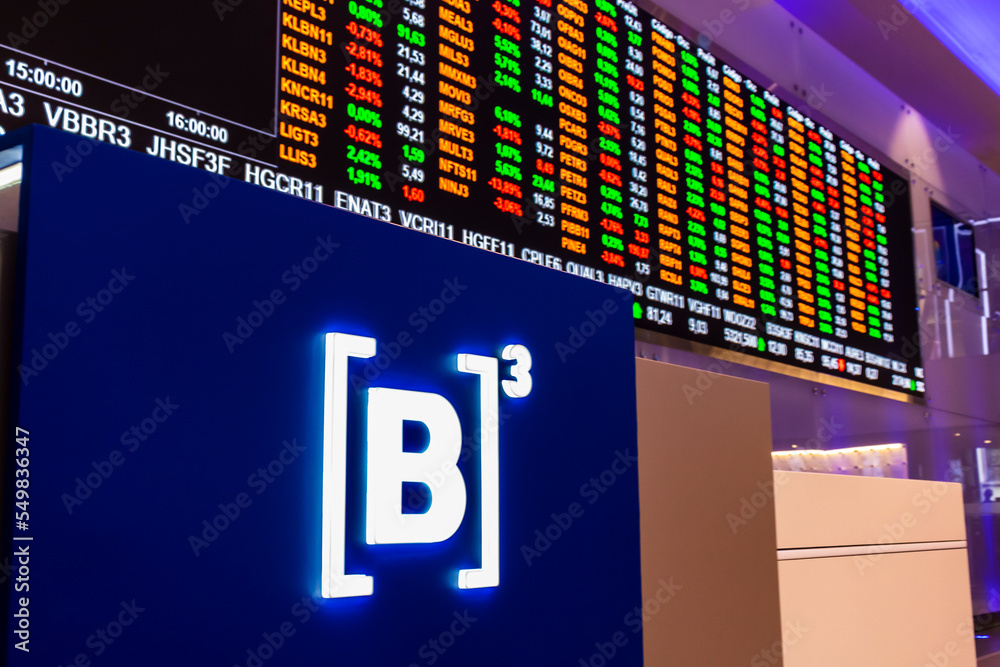 Fotka „Sao Paulo, Brazil, November 22, 2022. Display with stock quotes ...