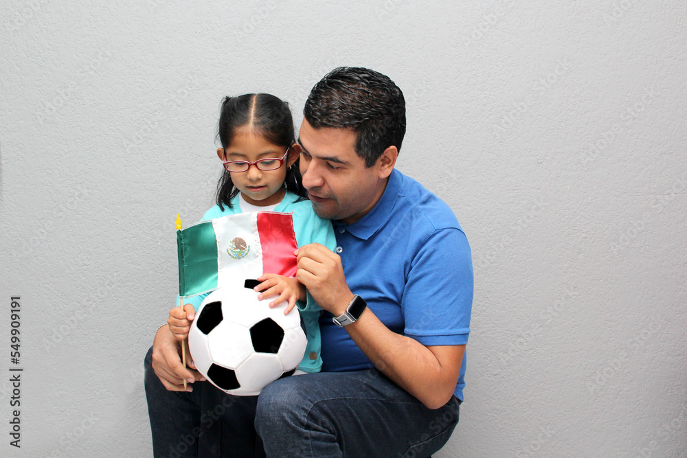 Mexican dad and daughter share their love for soccer, they take a ball ...
