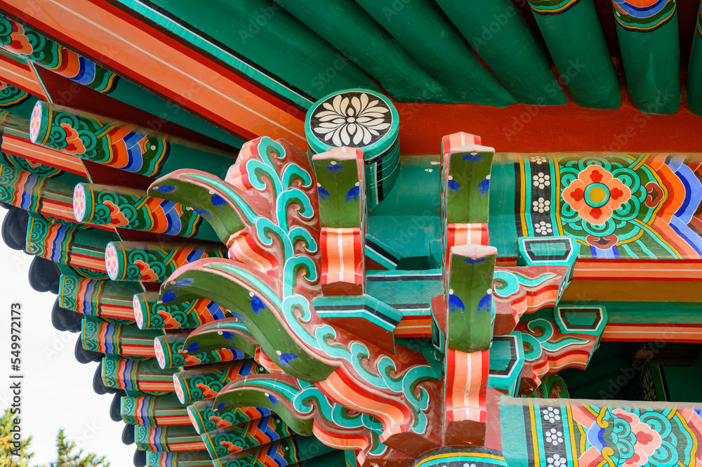 Korean traditional eaves. The eaves of traditional temples. Beautiful ...