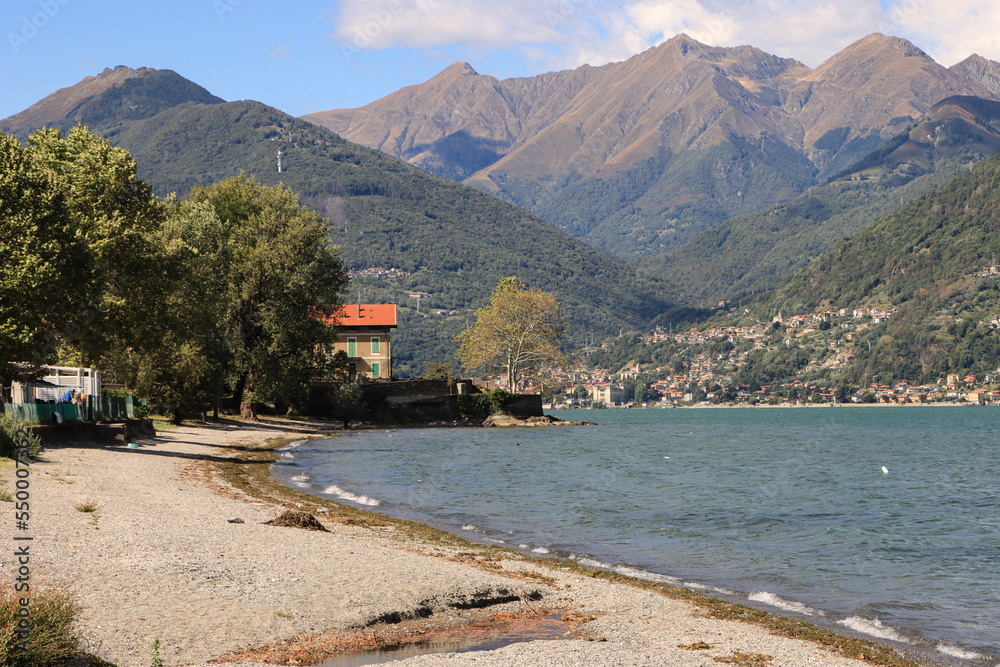 Wunderschöner Comer See; Blick vom Lido in Colico über den See nach ...