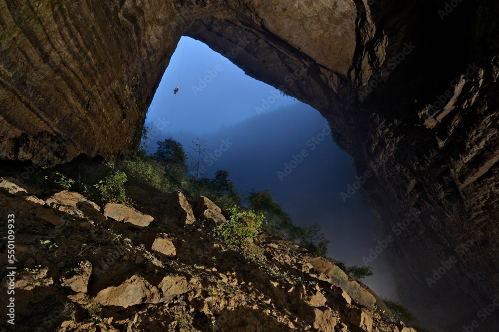 Caving Expedition to explore the caves of the Tongzi mastersystem in ...