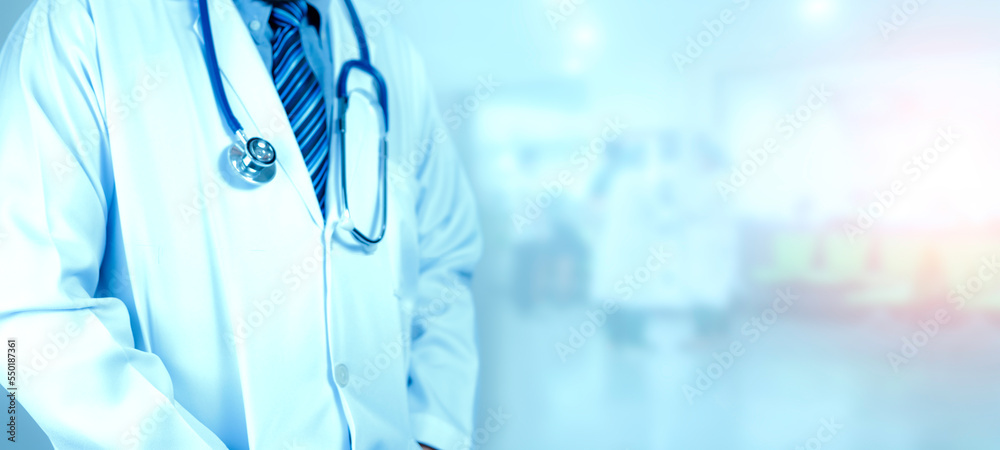 Foto Stock Blur background of modern hospital. doctor with stethoscope ...
