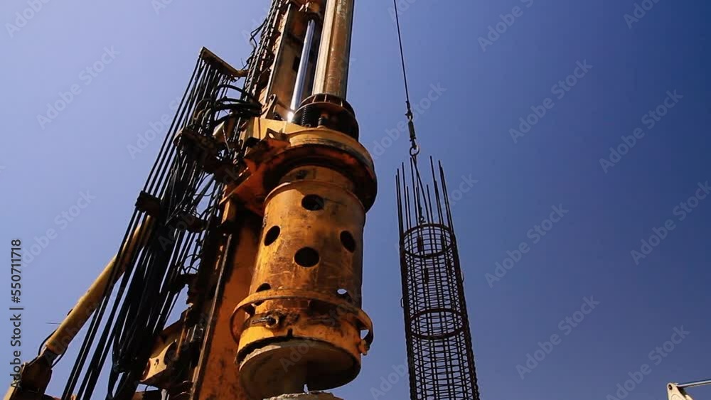 Vidéo Stock Installation of cone frame formwork on a construction site ...