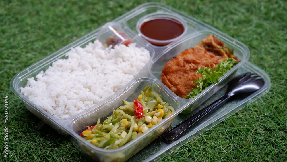 Catering food with healthy balanced diet delicious lunch box boxed take ...