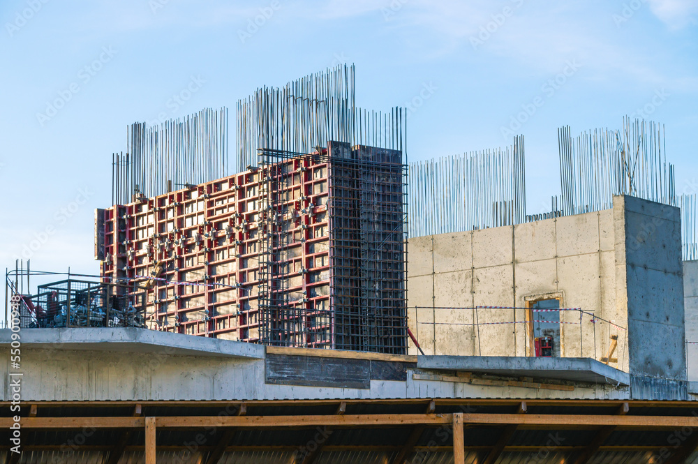 The foundation on reinforced concrete piles and the frame during the ...