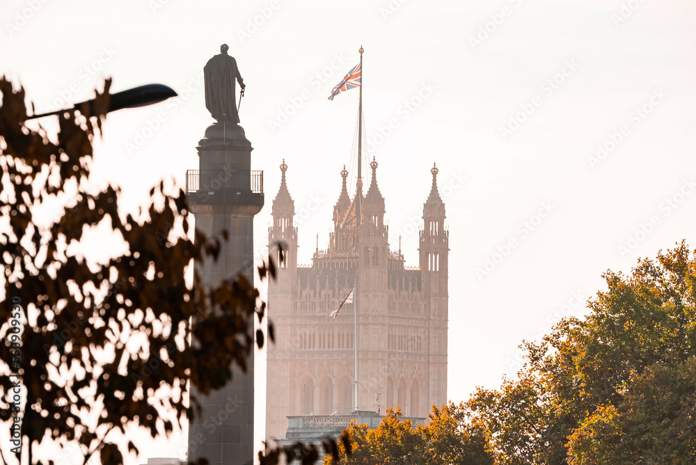The very symbol of London. Westminster Abby with UK flag and Duke of ...