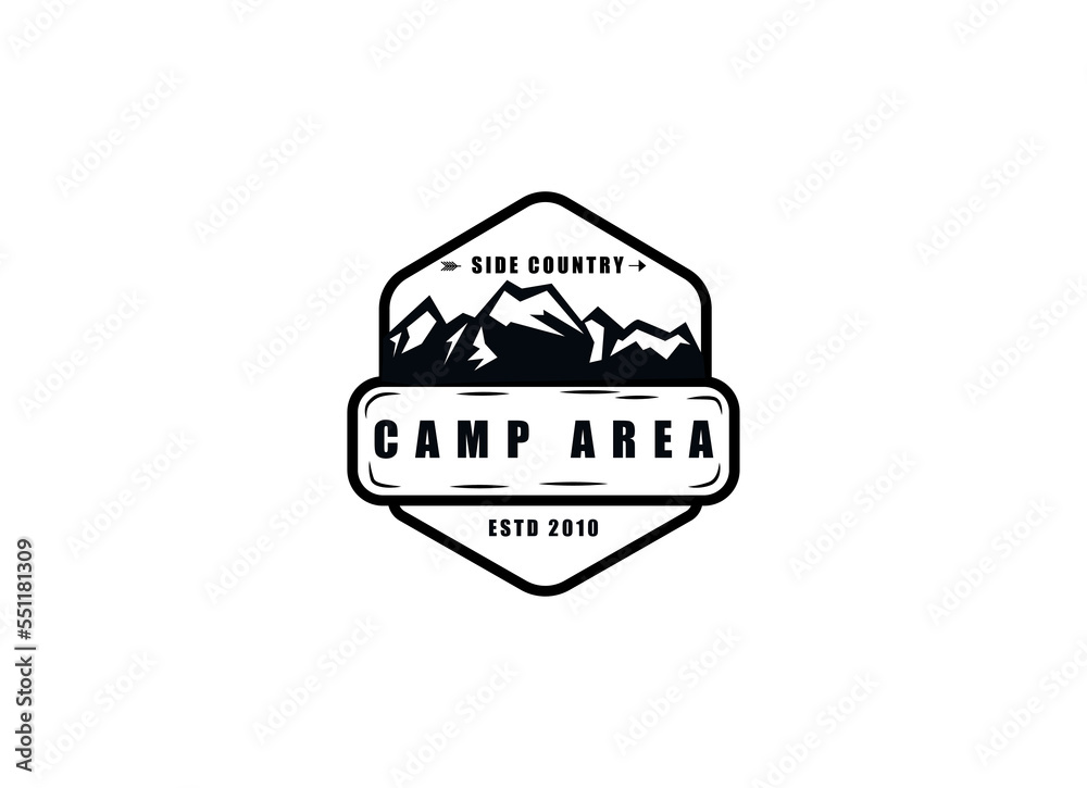 Vetor De Vintage Outdoor Summer Camp Logo Patches On Wood Board Hand