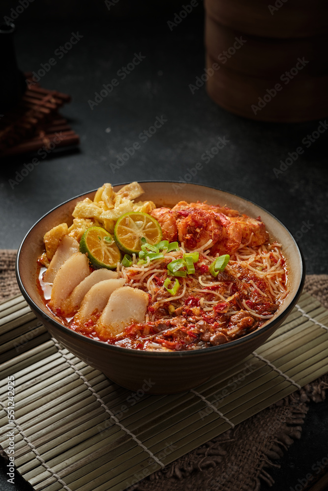 Mee Siam Singapore is a dish of thin rice vermicelli with sour soup on ...