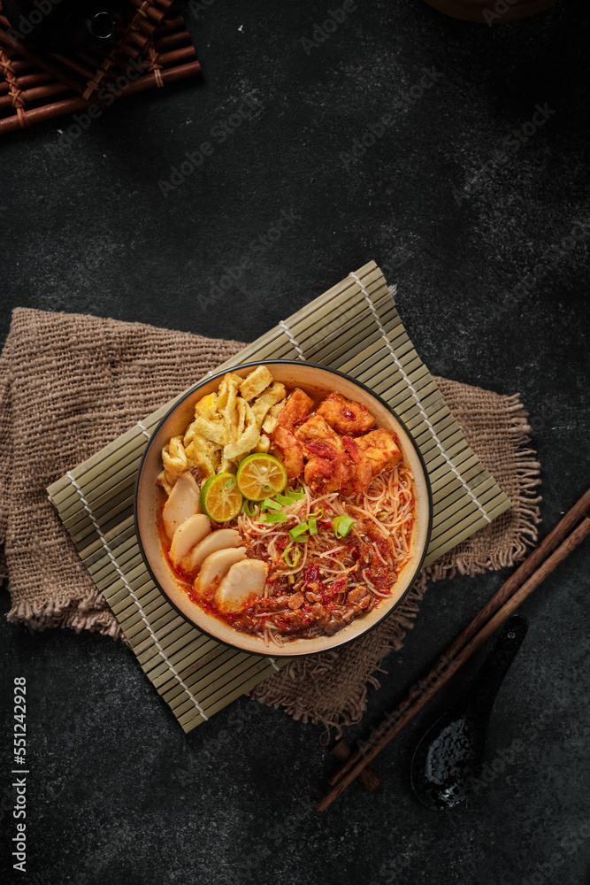 Mee Siam Singapore is a dish of thin rice vermicelli with sour soup on ...