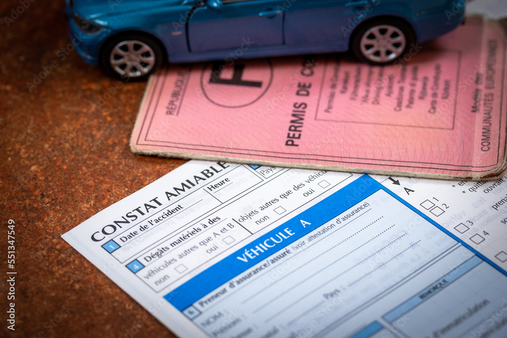 feuille de constat amiable d'accident automobile en français Stock ...