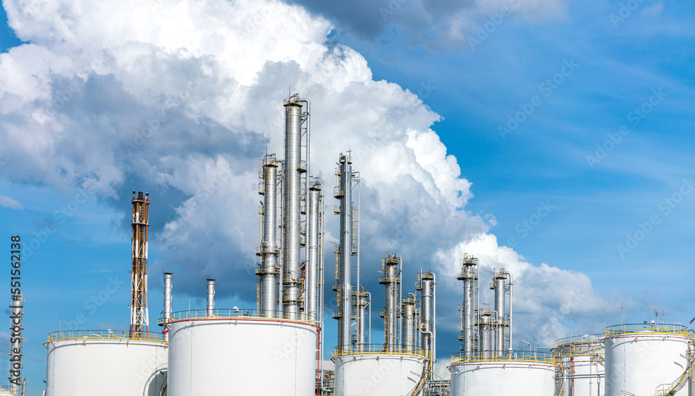oil refinery distillation column and oil storage tank in refinery ...