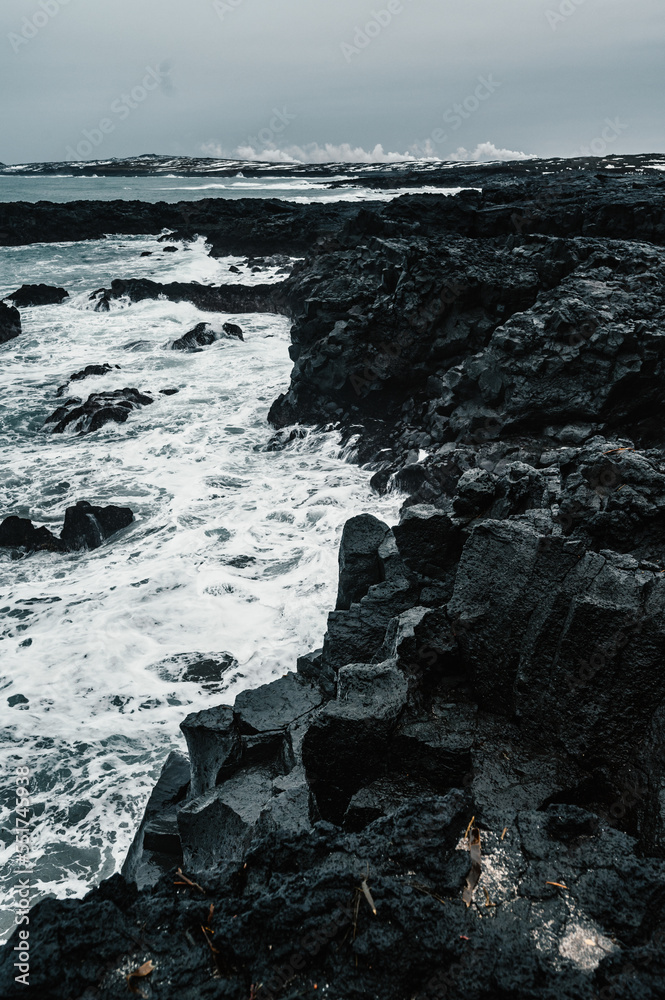 Brimketill lava rock pool - natural pool at the bottom of the cliffs ...