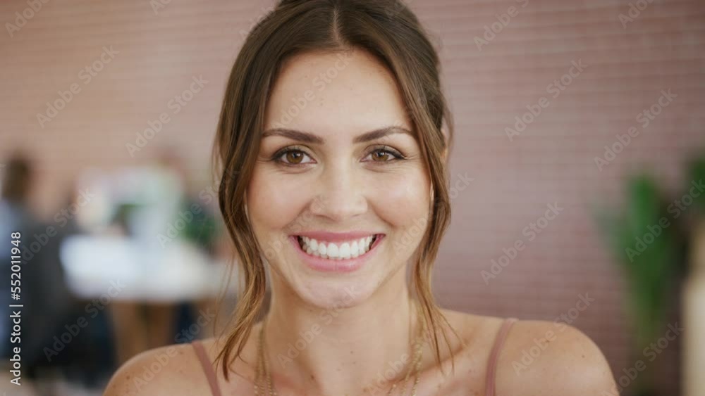Vídeo do Stock: Face, woman and smile for portrait in modern office for ...