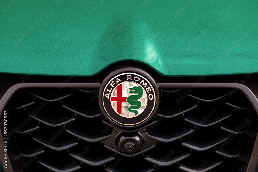 Alfa Romeo Tonale is a compact crossover SUV produced by Italian car ...