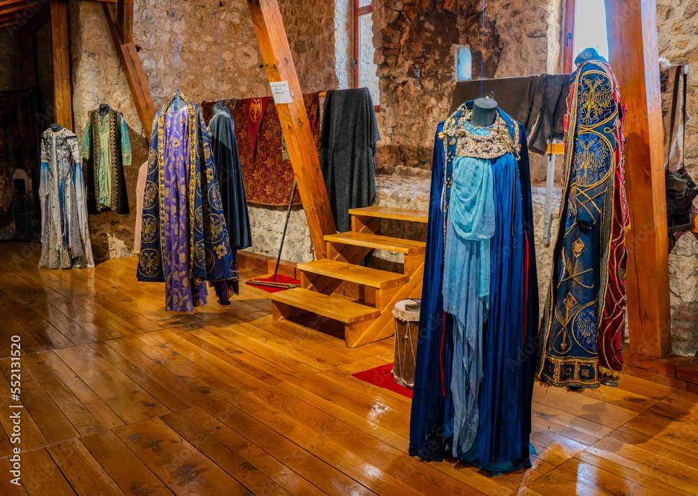 Traditional Serbian medieval costumes on exibition Nemanjici - Born of ...