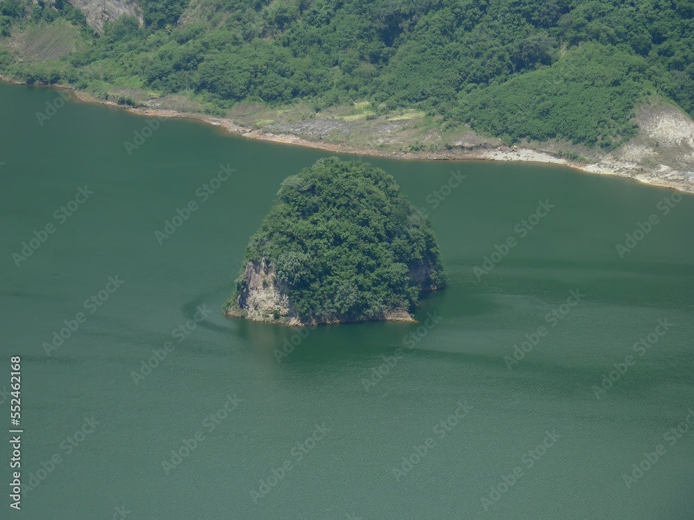 Foto de Taal volcano located Batangas Philippines is the smallest ...