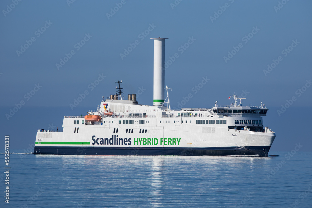 The Scandlines hybrid ferry with its iconic Flettner rotor sail ...