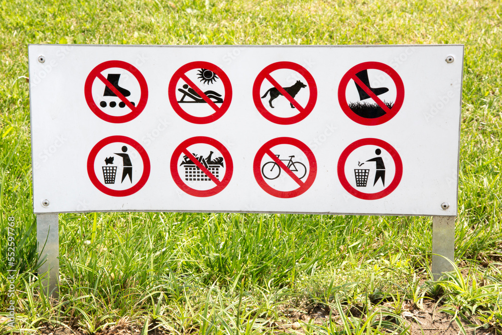 Verbotsschilder - 8 Verbote Stock Photo | Adobe Stock