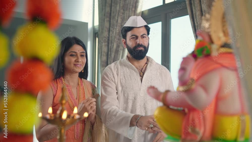 Happy ethnic Hindu Indian married couple in traditional clothes ...