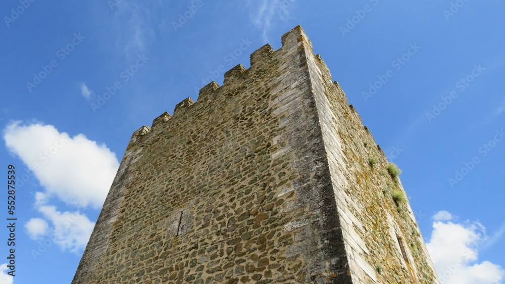 Ruinas do Castelo medieval fortificado de Portel em Portugal, muralhas ...