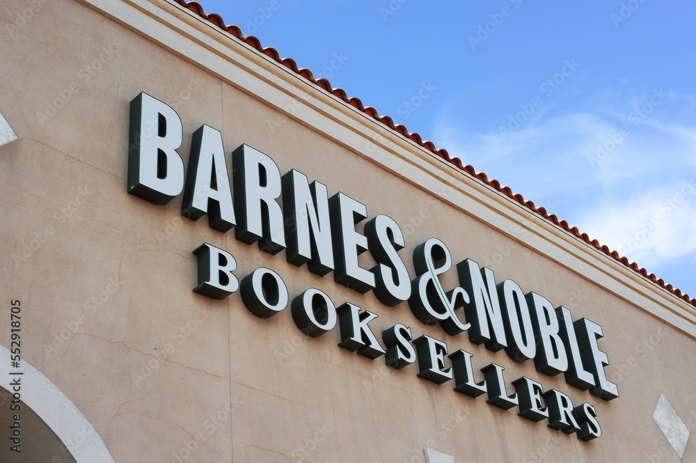 Storefront, sign and brand logo of a Barnes & Noble bookstore branch in ...