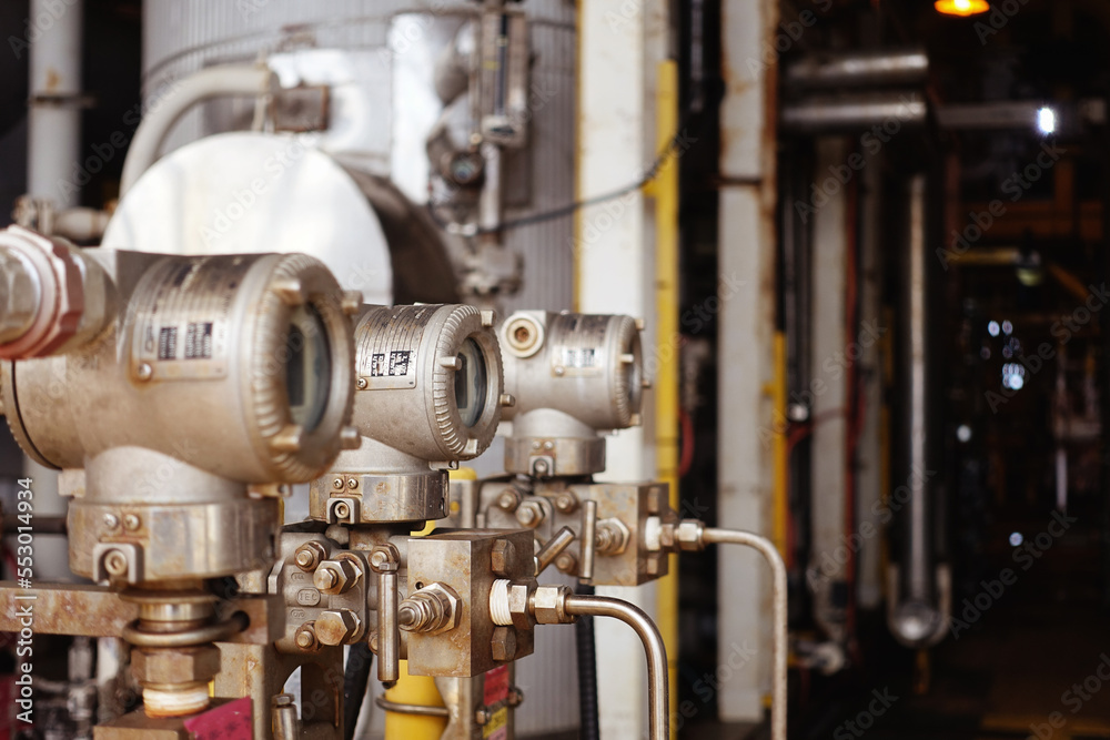 Pressure transmitter, and temperature transmitter for measurement and ...