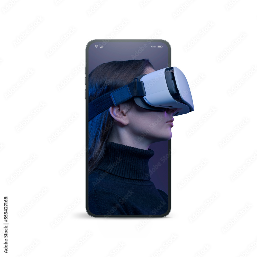 Foto de Woman in a smartphone experiencing immersive virtual reality do ...