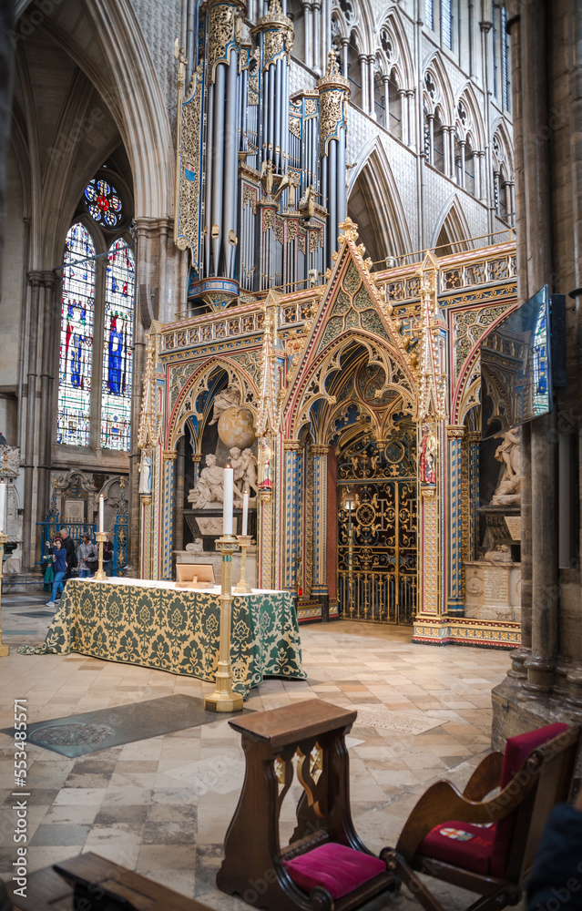 Sir Isaac Newton tomb in High Altar 1867 by George Gilbert Scott in ...
