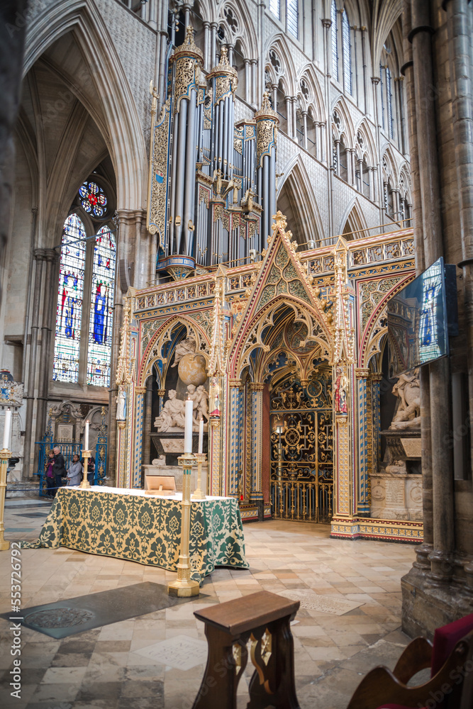 Sir Isaac Newton tomb in Altar of Westminster Abbey. London Stock Photo ...