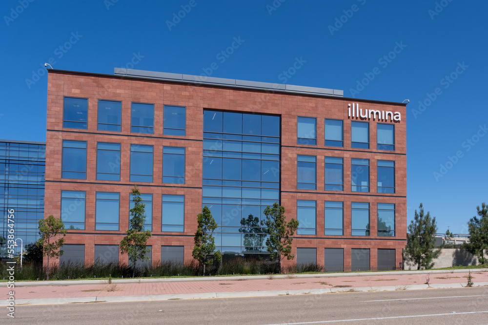 Foto de San Diego, CA, USA - July 9, 2022: Illumina Headquarters in San ...