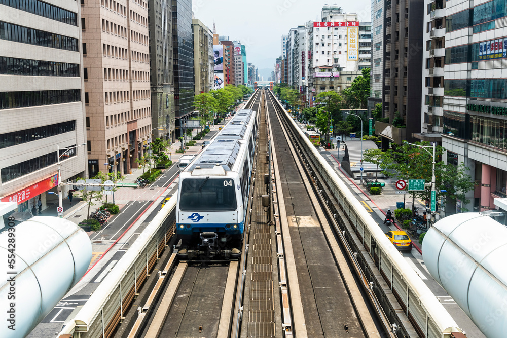 Taipei, Taiwan-May 5, 2020: Wenhu or Brown line of Taipei MRT in Taiwan ...
