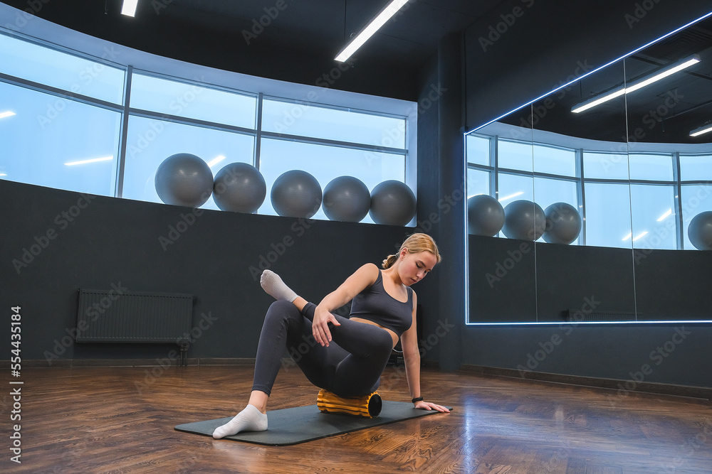 Myofascial release,Massaging fascia calf muscles with myofascial roll ...