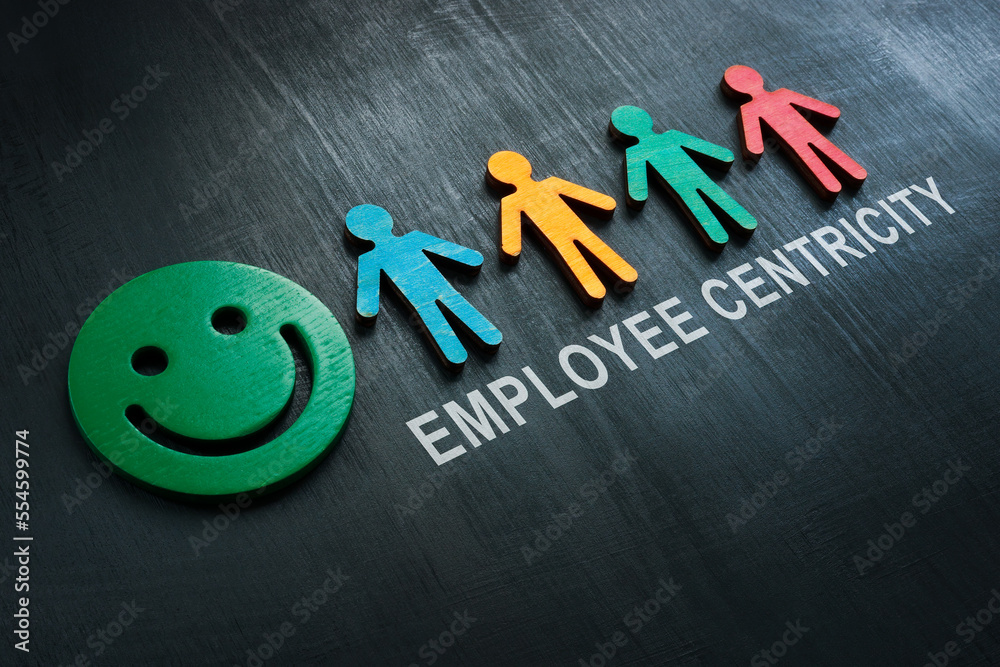 Foto de Smiley emoji and figurines. Employee centricity concept. do ...