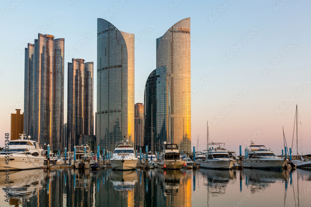 Fotografia do Stock: Busan city skyline and skyscraper at Haeundae ...